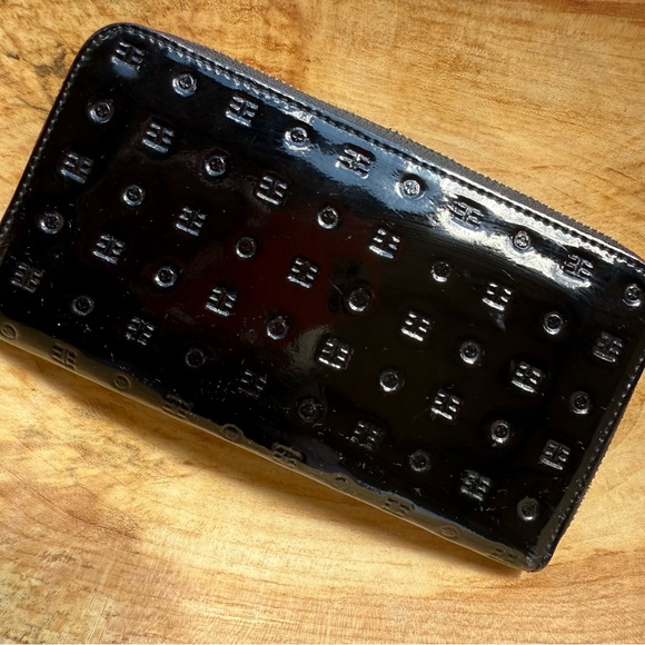 Arcadia | Bags | Arcadia Black Embossed Leather Wallet | Poshmark